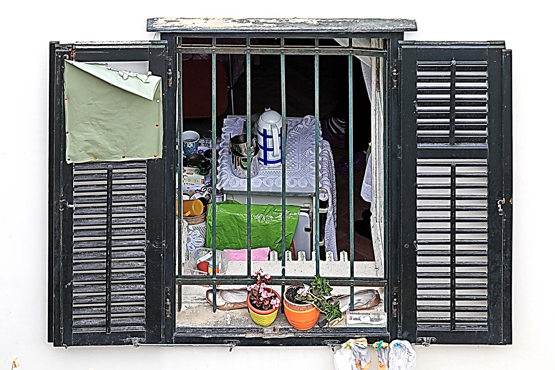 Outside-In - Poly PhotographyPoly Photography